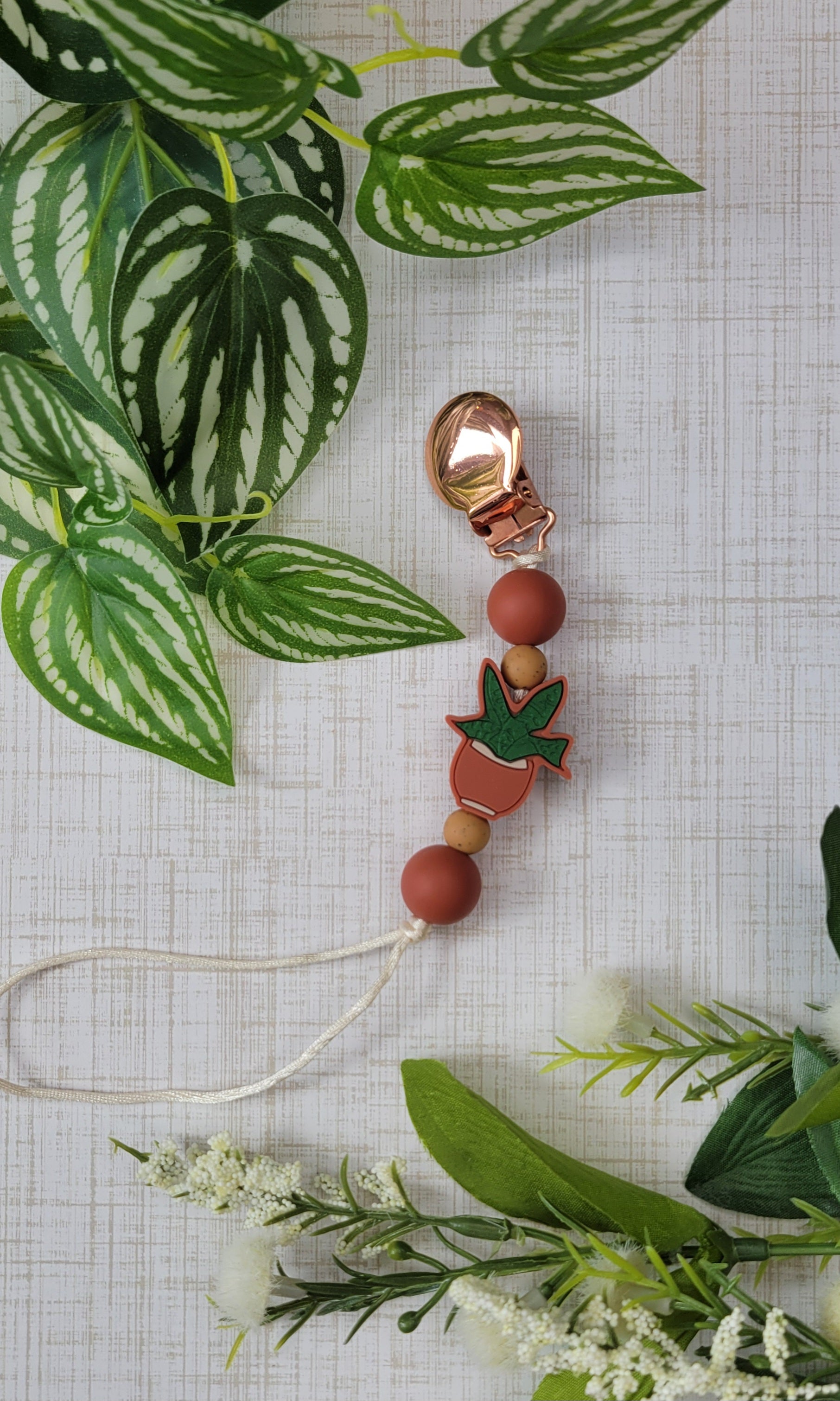 Aloe Pacifier Clip – Sassy Silicone